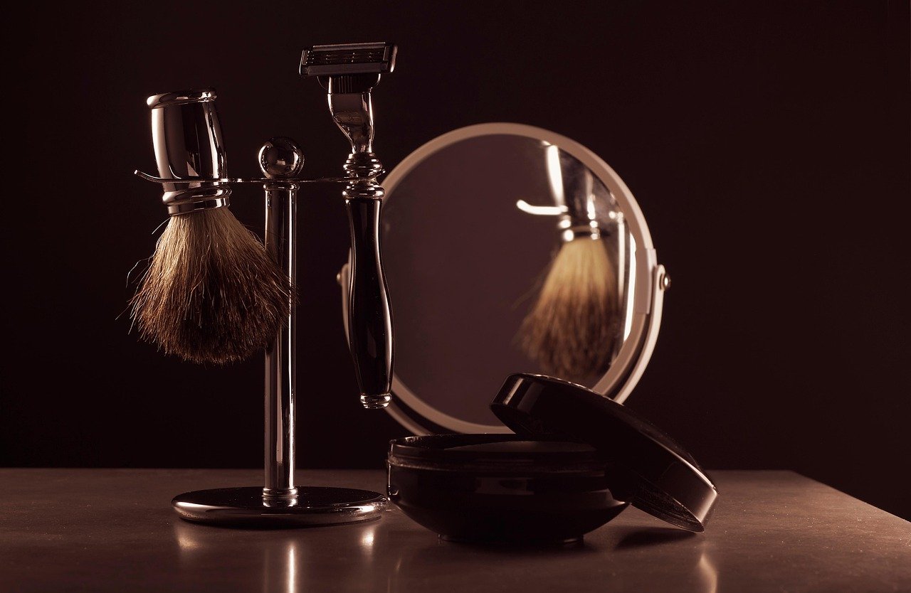 5 Best Men’s Grooming Kits on Amazon (Tried & Tested) - Glamourora.com